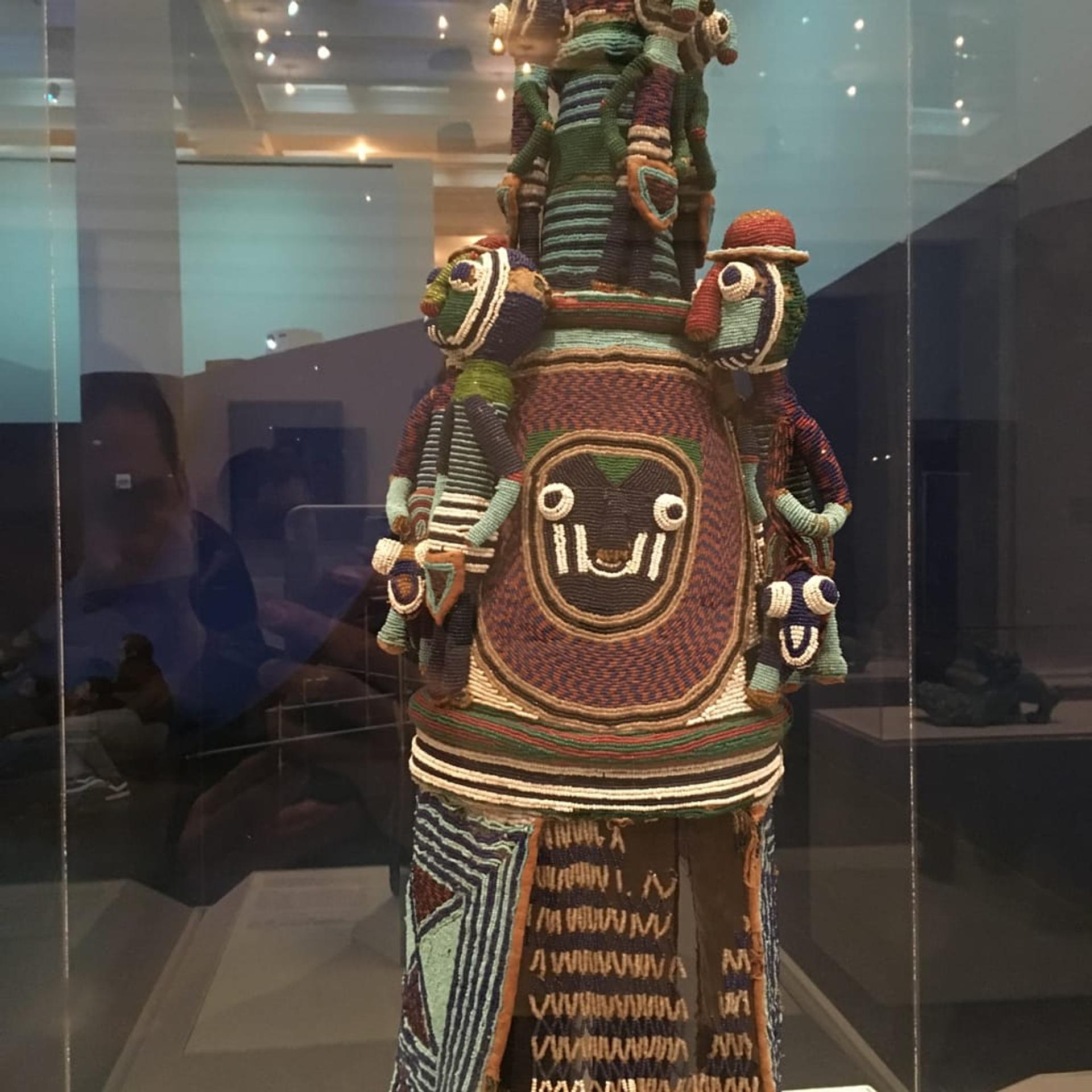 Beaded Crown (Ade) of Onijagbo Obasoro Alowolodu, Ògògà of Ikẹ́rẹ́ (r ...