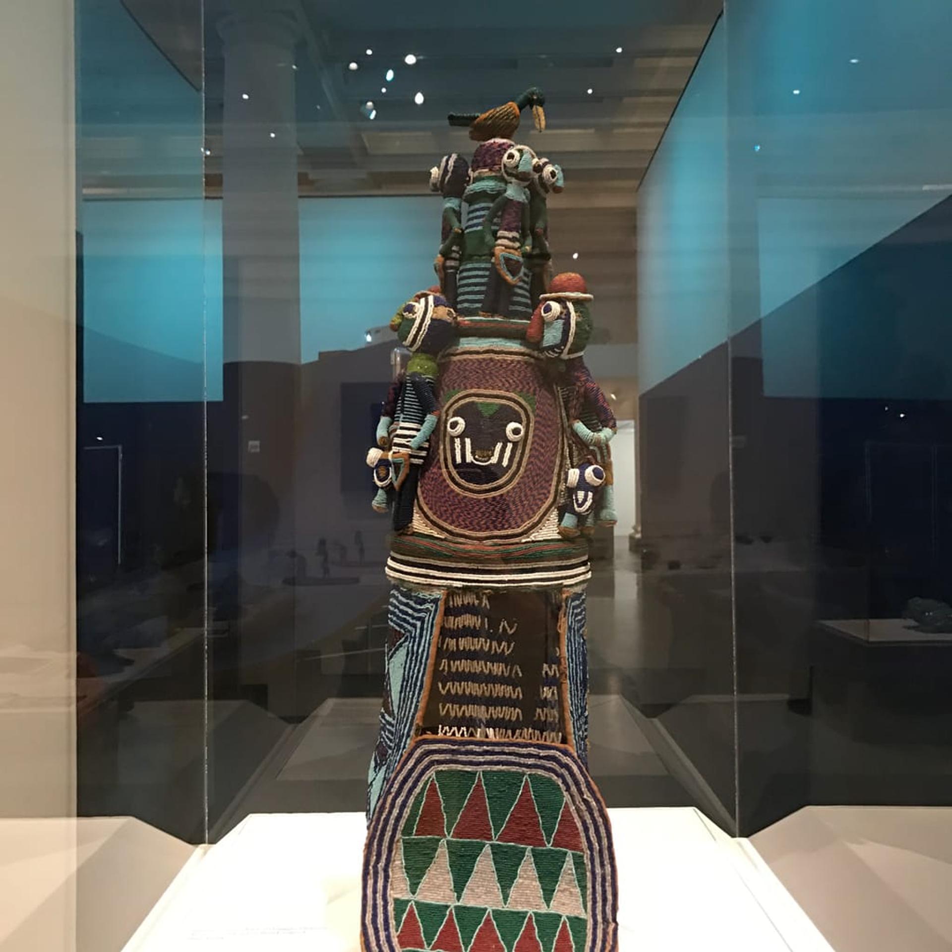 Beaded Crown (Ade) of Onijagbo Obasoro Alowolodu, Ògògà of Ikẹ́rẹ́ (r ...