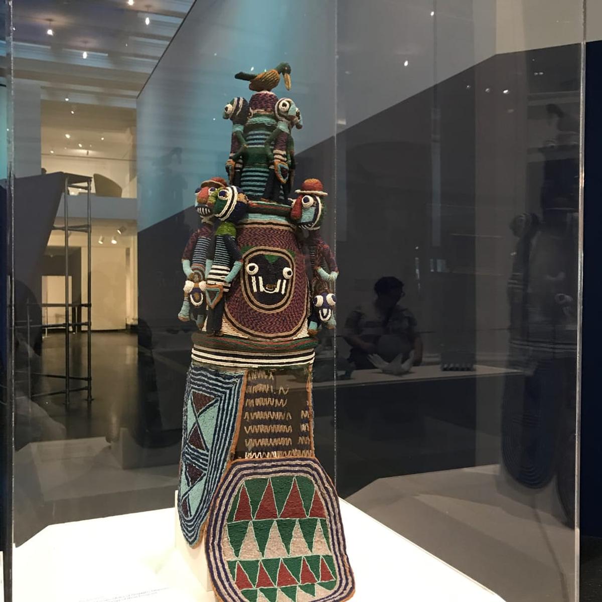 Beaded Crown (Ade) of Onijagbo Obasoro Alowolodu, Ògògà of Ikẹ́rẹ́ (r ...